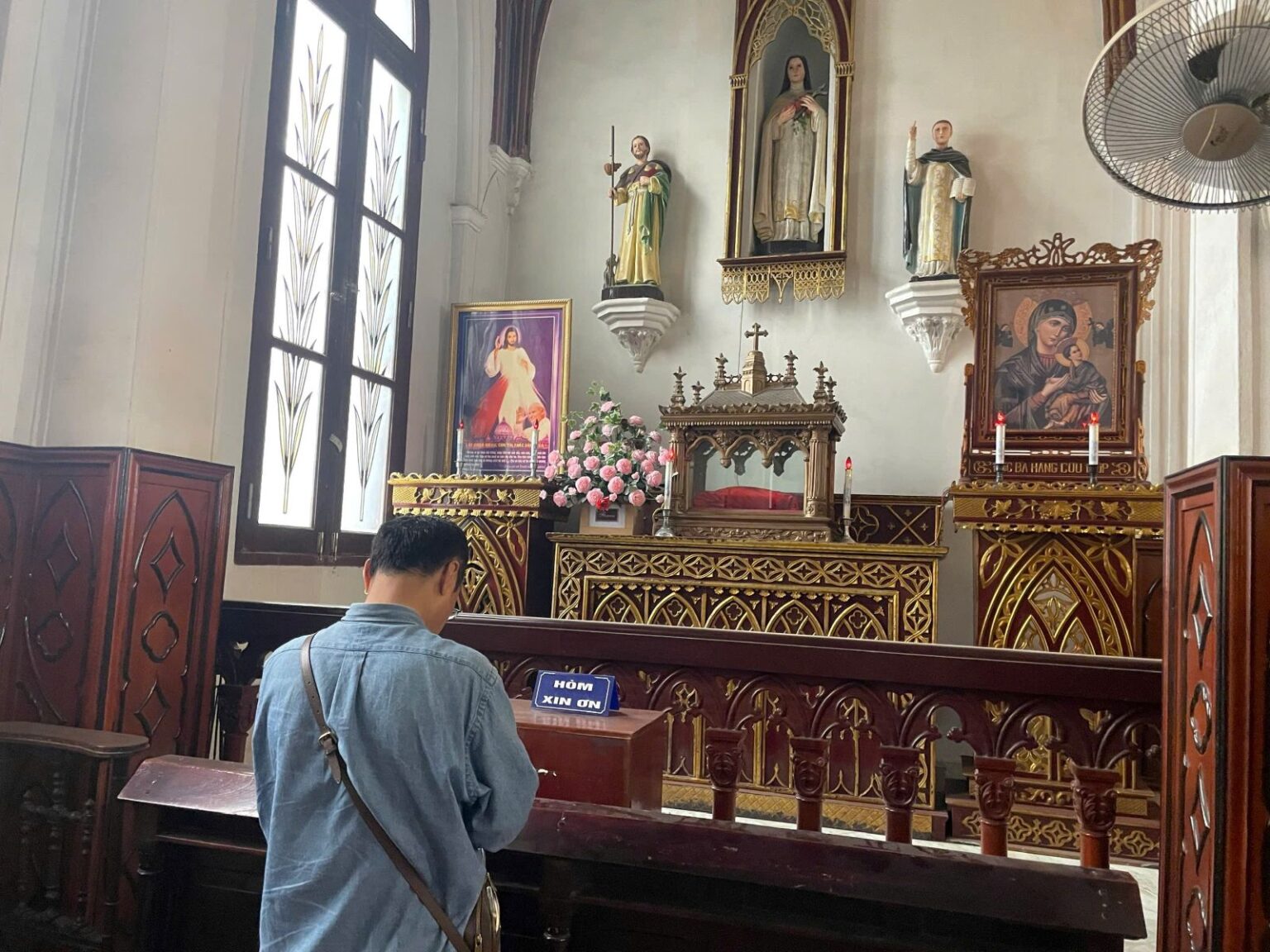 Đoàn Giáo dân Hồng Kông và Hàn Quốc hành hương kính Các Thánh Tử Đạo ...